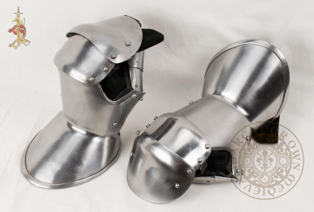 Medieval Hourglass Del Bargello Gauntlets Blackened 14th century | Make ...